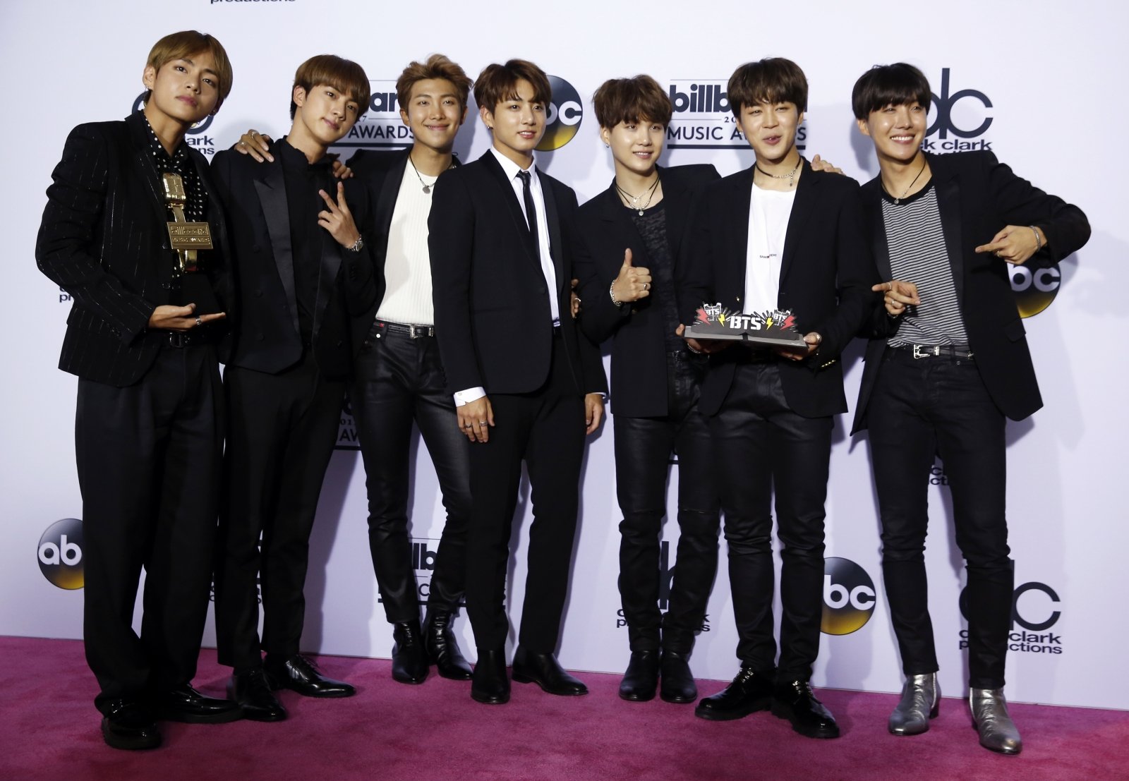 BTS V Billboard Ch ng ng T y Ti n Kh Qu n BlogAnChoi BTS V Billboard Ch ng ng T y Ti n Kh Qu n BlogAnChoi