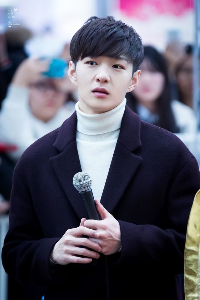 Những nam idol KPOP tỏa sáng trên sân khấu nhạc kịch - BlogAnChoi