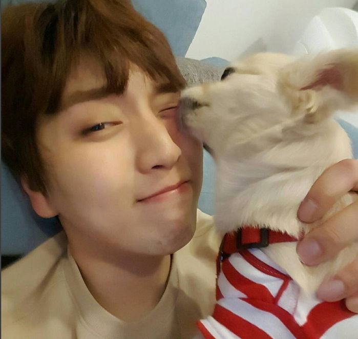 Dù một mí hút hồn, 8 nam idol KPOP sau lại có đôi mắt long lanh to đẹp ...