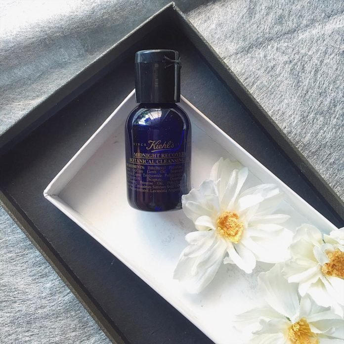 Review dầu tẩy trang Kiehls Midnight Recovery Botanical Cleansing Oil ...