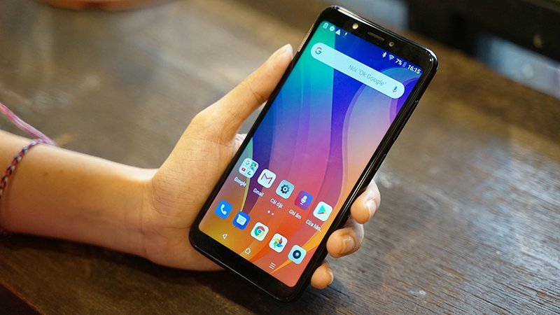 Trên tay 4 chiếc điện thoại Vsmart của tập đoàn Vingroup - BlogAnChoi