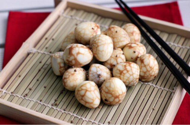 Cách làm trứng vân trà Trung Quốc độc đáo ngon miệng - BlogAnChoi