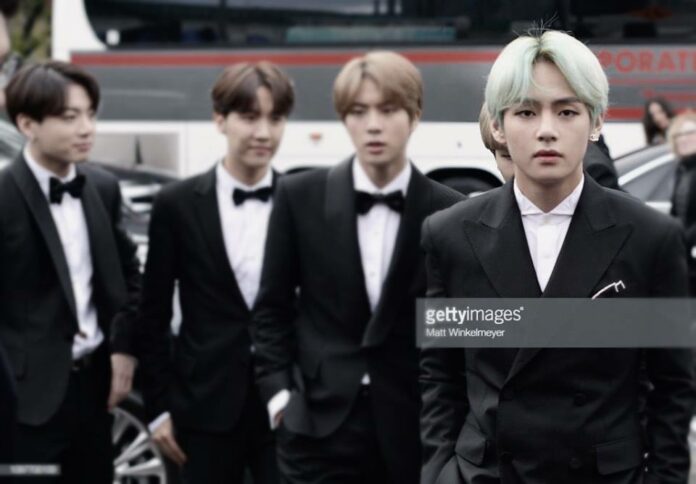 V (BTS) tại Grammy 2019: Cuộc truy tìm Chàng trai tóc xanh lá và từ ...