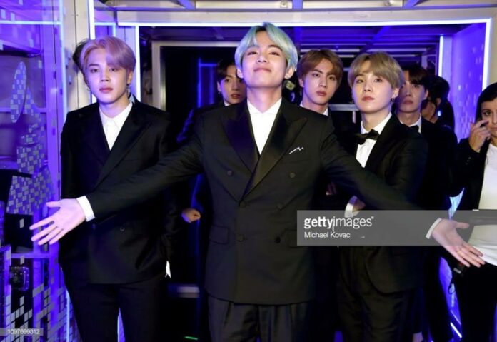 V (BTS) tại Grammy 2019: Cuộc truy tìm Chàng trai tóc xanh lá và từ ...