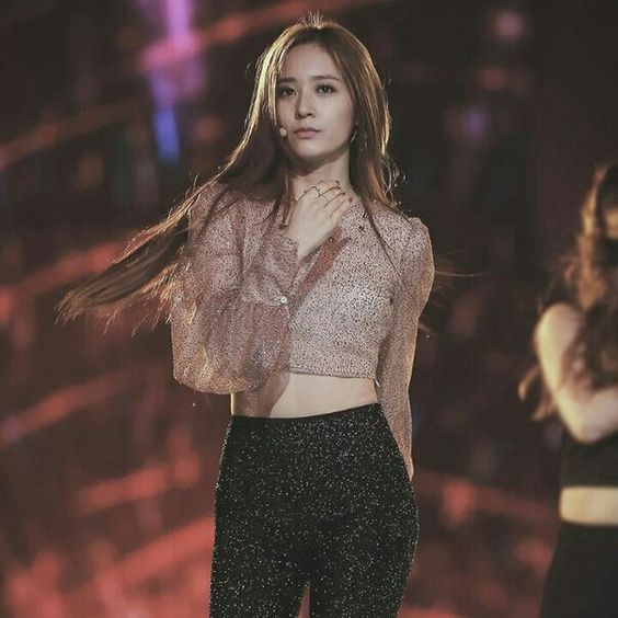 Nhớ f(x) một, fan còn nhớ Krystal mười cùng thần thái nhan sắc từng ...