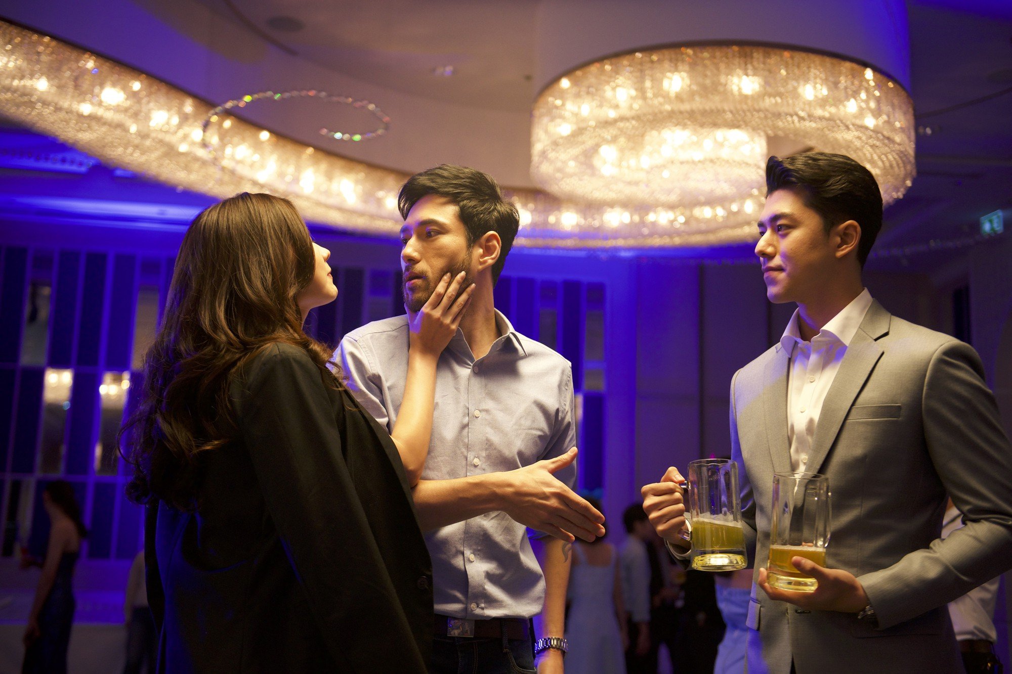 Học cách phá đảo friendzone cùng Gink và Palm trong Yêu Nhầm Bạn Thân ...