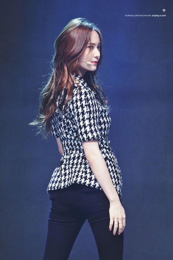 Nhớ f(x) một, fan còn nhớ Krystal mười cùng thần thái nhan sắc từng ...