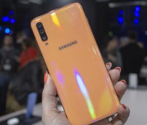 Siêu phẩm SAMSUNG GALAXY A70 khuấy đảo phân khúc tầm trung? - BlogAnChoi
