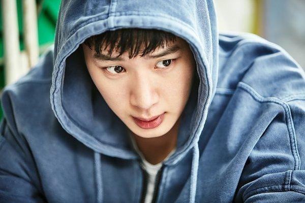 Review phim Extracurricular: Phá đảo Netflix bằng đường dây mại dâm của ...