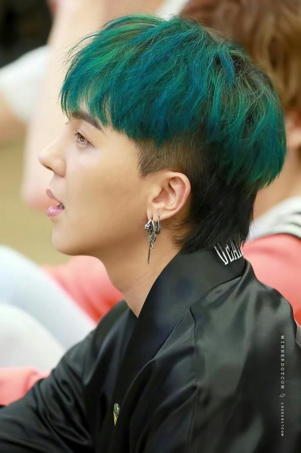 Những idol nam KPOP quyến rũ với kiểu tóc mullet - BlogAnChoi