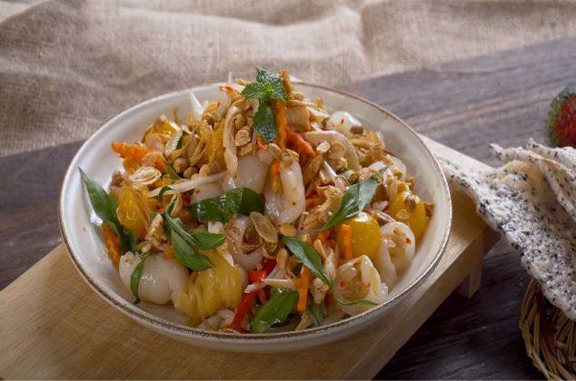 Cách làm gỏi gà chôm chôm ngon đổi vị cực thích - BlogAnChoi