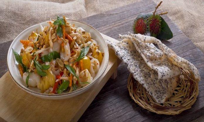 Cách làm gỏi gà chôm chôm ngon đổi vị cực thích - BlogAnChoi