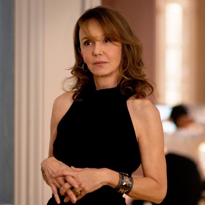 Review Emily in Paris: Lôi cuốn từ diễn viên, thời trang đến nội dung ...