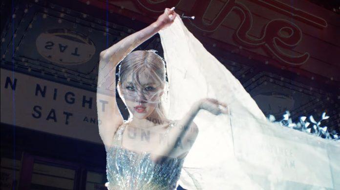 Giải mã loạt chi tiết trong MV On The Ground của Rosé (BLACKPINK ...