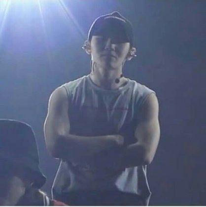 5 nam idol KPOP sở hữu gương mặt cực đáng yêu nhưng cơ bắp thì không ...