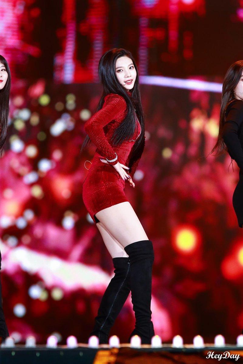 Joy (Red Velvet) nối gót Wendy debut solo - BlogAnChoi