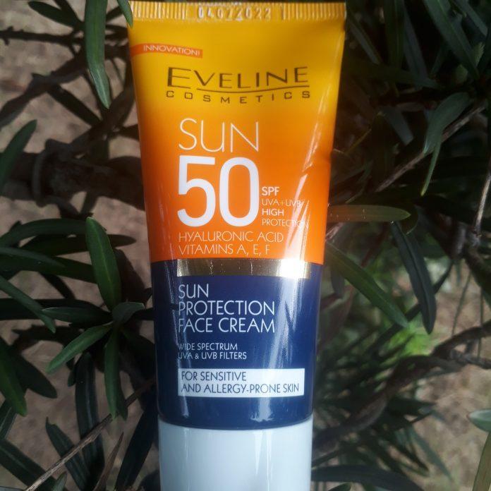 Review kem chống nắng cho da nhạy cảm Eveline Sun Protection Face Cream SPF 50 - BlogAnChoi
