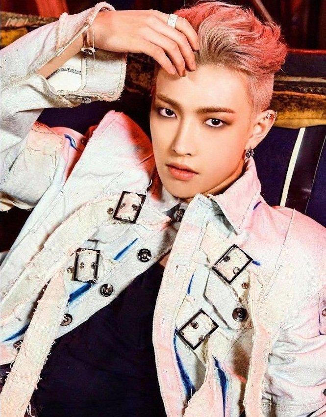 14 leader của các nhóm nhạc K-pop có khả năng sáng tác nhạc xuất sắc ...