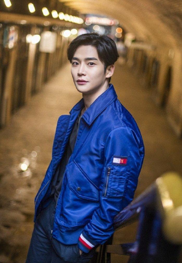 10 idol nam K-pop hoàn toàn có thể trở thành người mẫu chuyên nghiệp ...