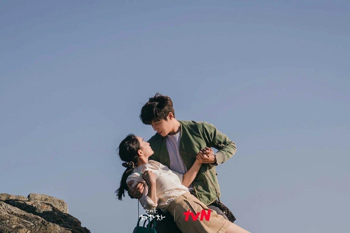 Hometown Cha-cha-cha: Hiểu về thành công của một bộ phim ngôn tình ...