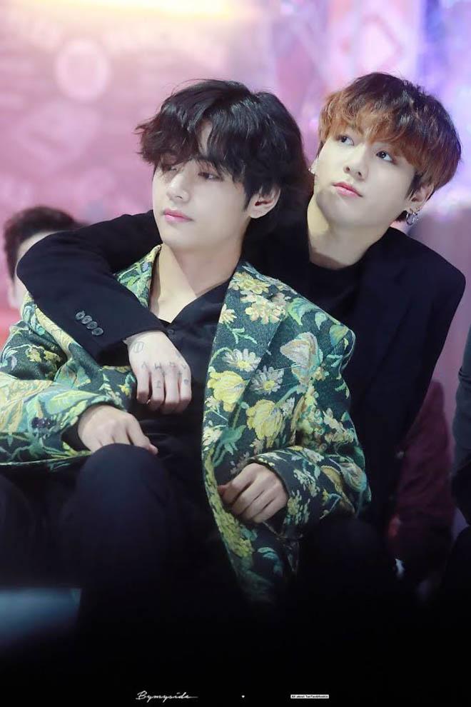 Fan náo loạn với Taekook: Đầu năm “mở bát” cuối năm “chốt đơn ...