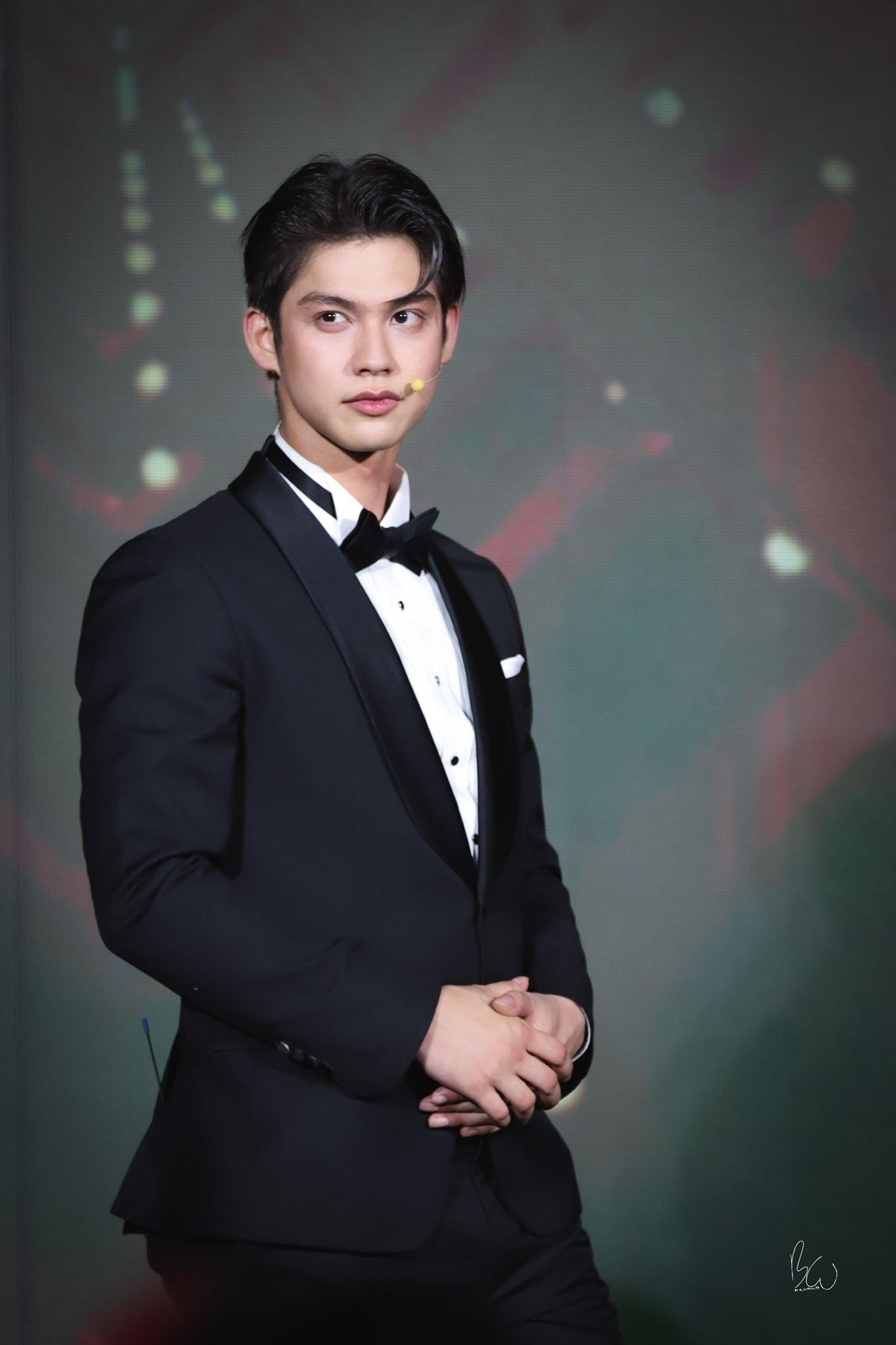 Bright Vachirawit: Mỹ nam F4 Thailand có sức hút gì mà khiến hội chị em ...