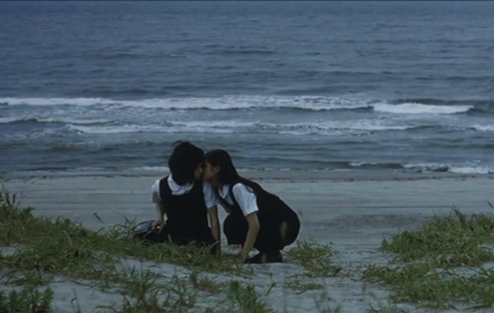 Review Blue (2002): Bộ phim đồng tính nữ đẹp nao lòng mà bạn không thể ...