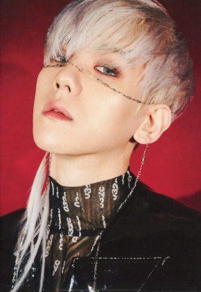 Loạt hình ảnh các idol Kpop đeo Face chain hút mắt nhất - BlogAnChoi