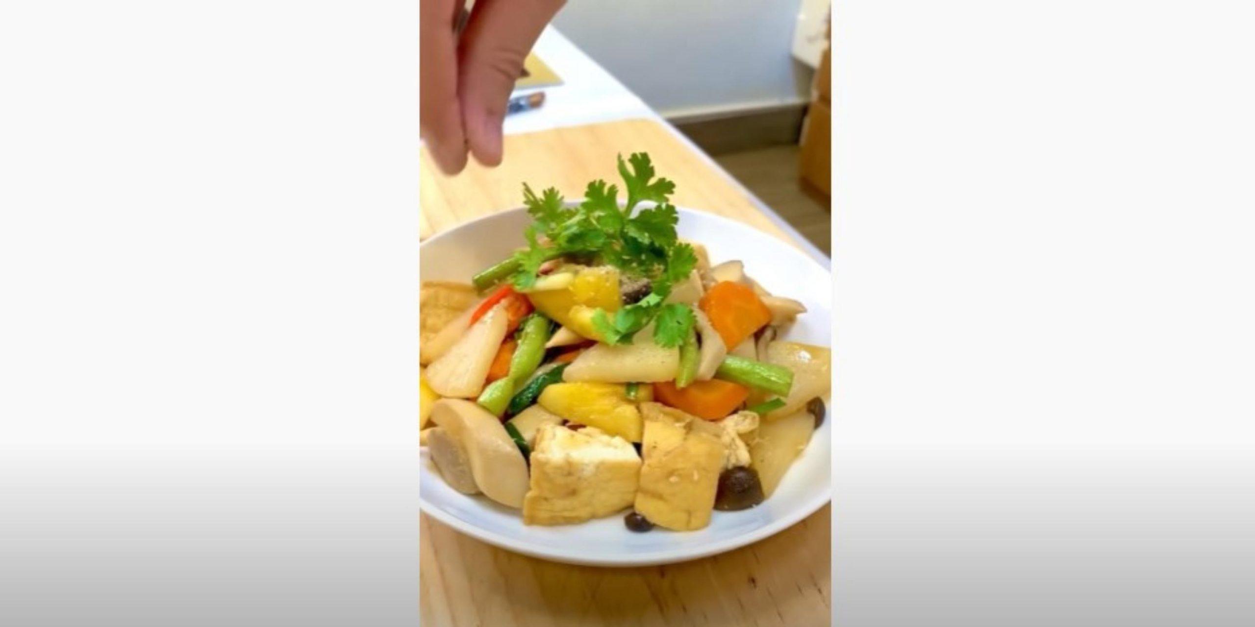 Học ngay đầu bếp Hoshi Phan 3 món chay ngon, đơn giản cho mùa lễ Vu Lan ...