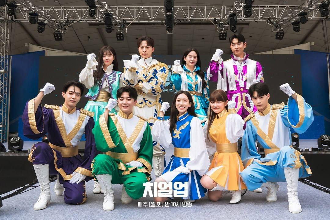 Cheer Up tập 10: Biệt đội Theia thực hiện chuyến đi ngẫu hứng đến Busan ...