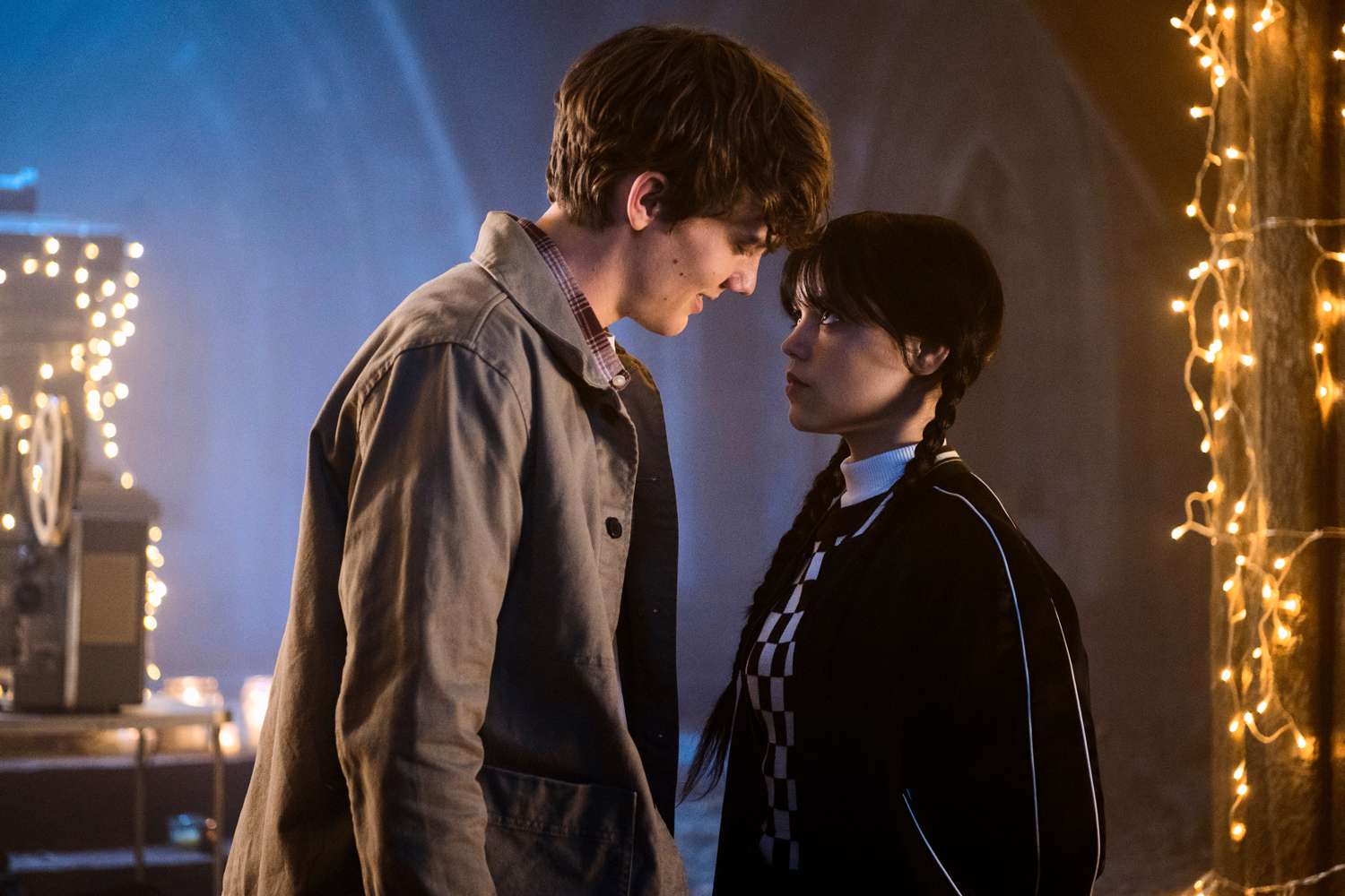 Wednesday: Ẩn chứa nhiều thông điệp ý nghĩa, bình dị qua thế giới ma ...