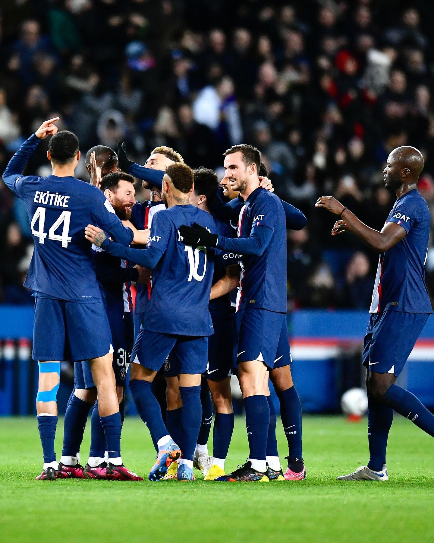 PSG tìm lại niềm vui chiến thắng trước Angers trong ngày Messi và ...