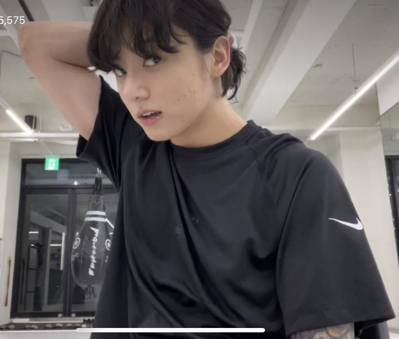 10+ khoảnh khắc Jungkook BTS tập boxing như tham gia Physical: 100 ...