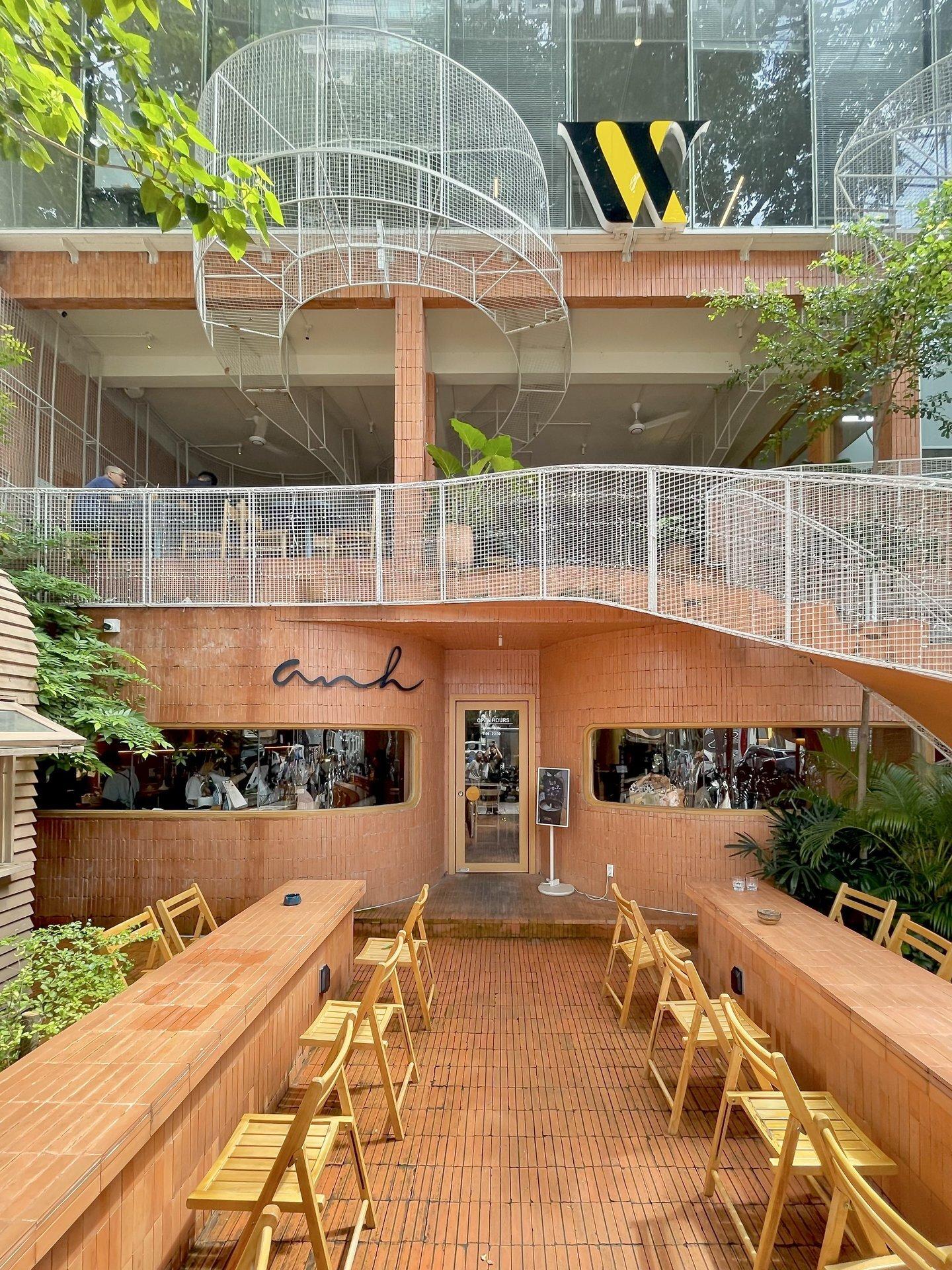 Top 15 quán cafe quận 3 cực lung linh, sống ảo xinh hết nấc! - BlogAnChoi