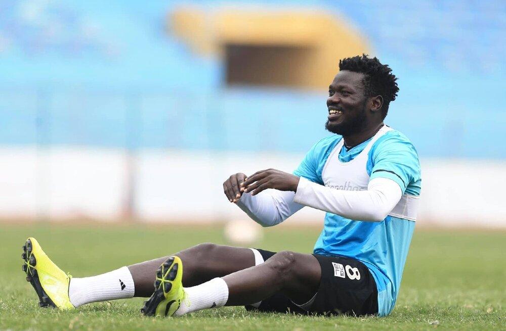 Moses Oloya không được CLB Bình Dương đăng kí thi đấu giai đoạn còn lại ...