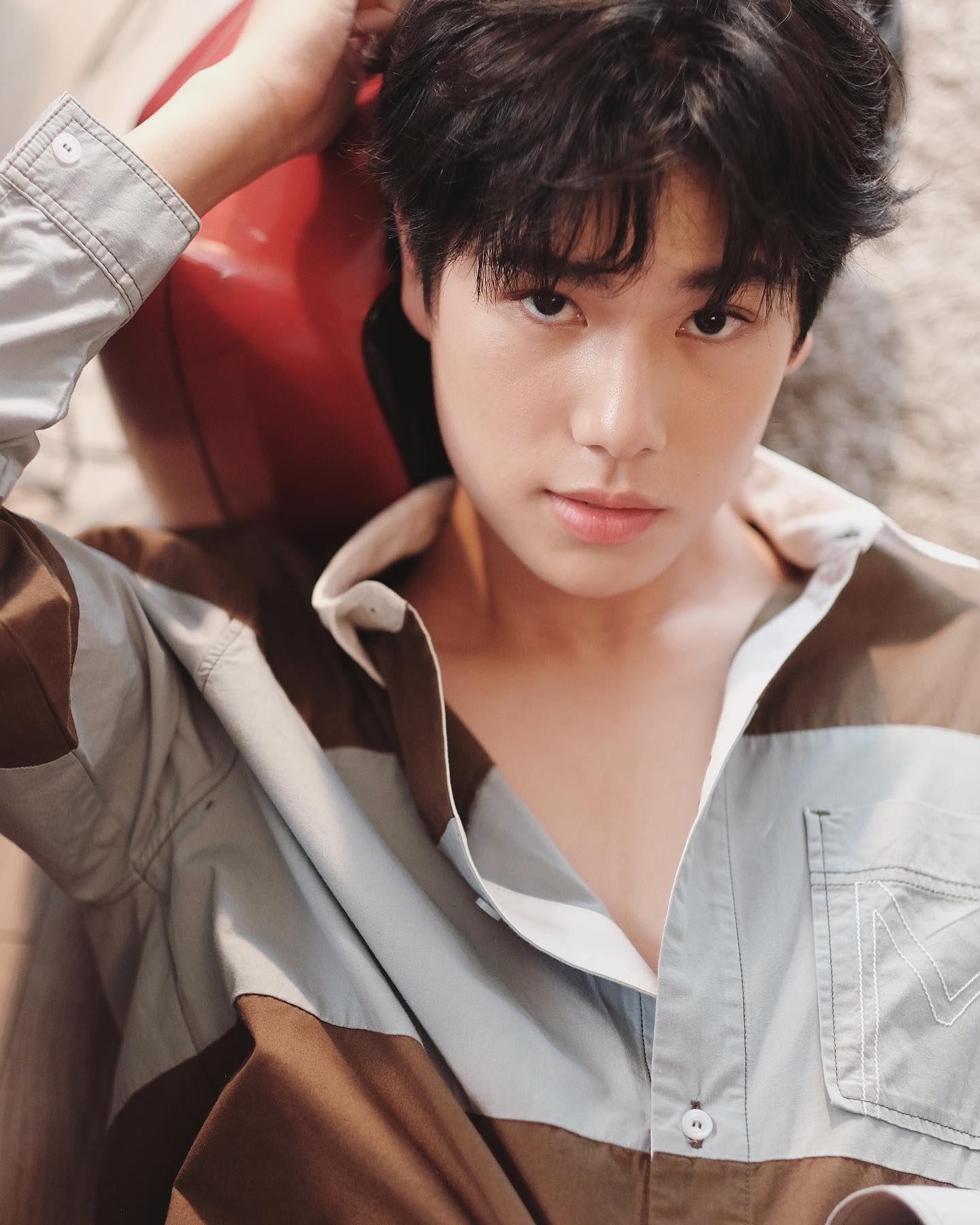 Điểm danh những học bá ngoài đời thực trong dàn nghệ sĩ của nhà GMMTV - BlogAnChoi