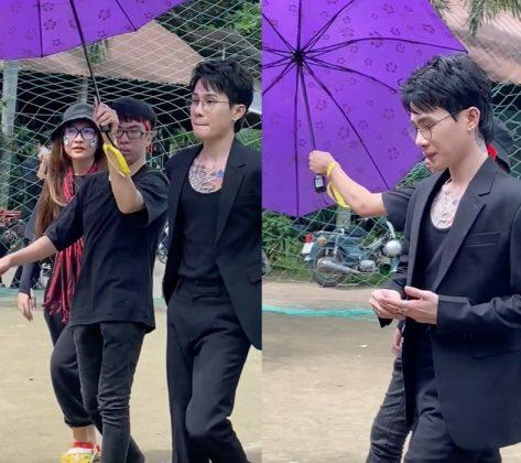 Hòa Minzy đội mưa phục vụ khán giả, một nam ca sĩ bị réo tên - BlogAnChoi