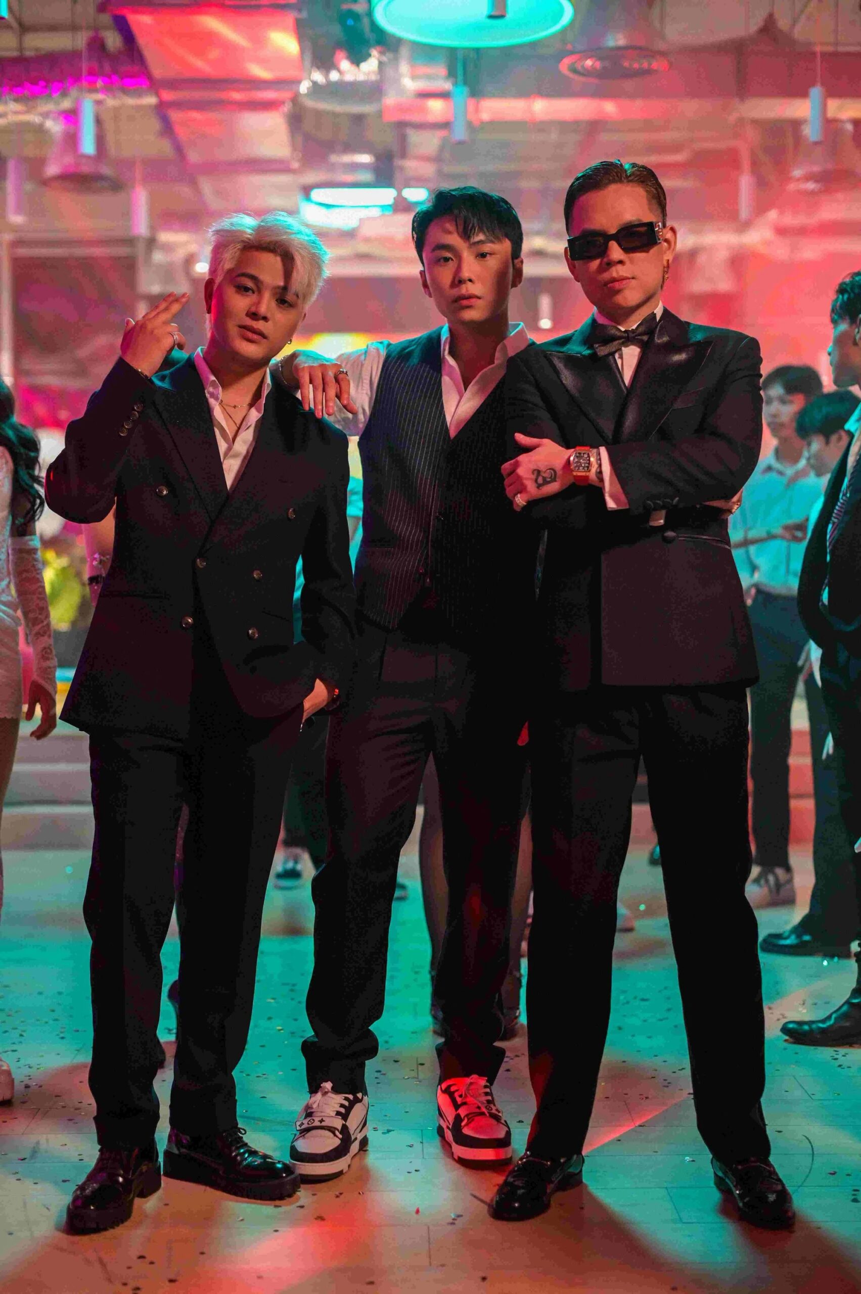Dân Chơi Sao Phải Khóc lyrics - Andree Right Hand: Đống job còn chưa ...