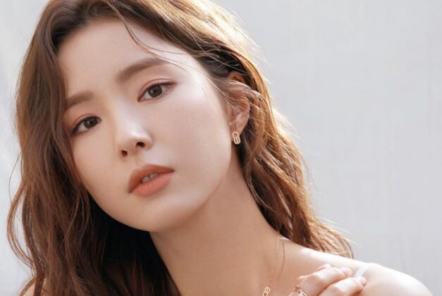 Shin Se Kyung rời công ty quản lý của IU - BlogAnChoi