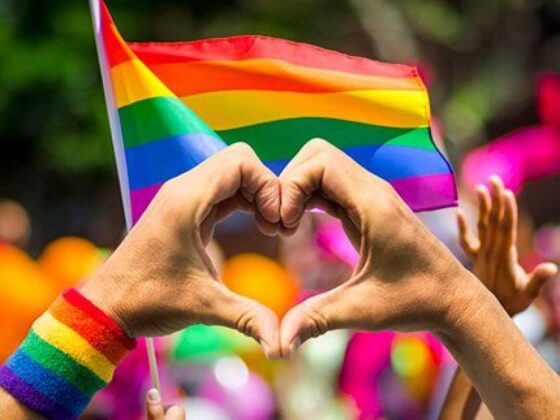 Tháng Tự Hào LGBT là gì? 8 cách để chào mừng Pride Month - BlogAnChoi