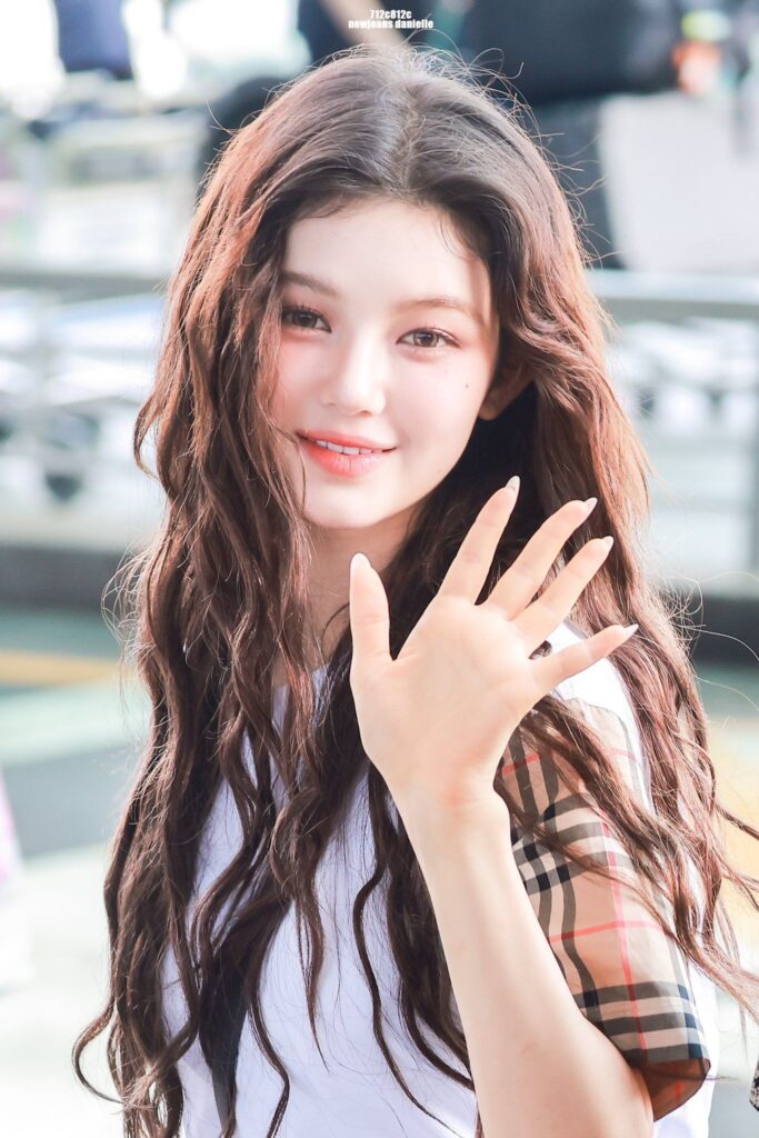 ADOR và NewJeans: Danielle ra đi, Hanni trở lại, Minji vẫn đang đàm ...